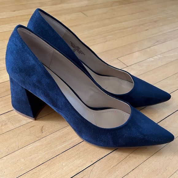 Charles By Charles David | Shoes | Posh Microsuede Block Heel Pumps In ...
